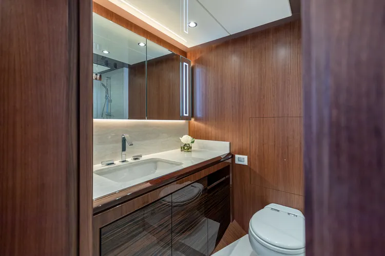 I C yacht for charter (36.1m, 2021)